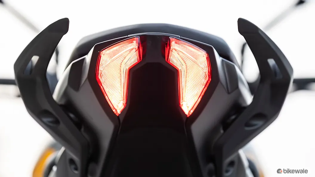 TVS Apache RTR 310 Tail Light Image – BikeWale