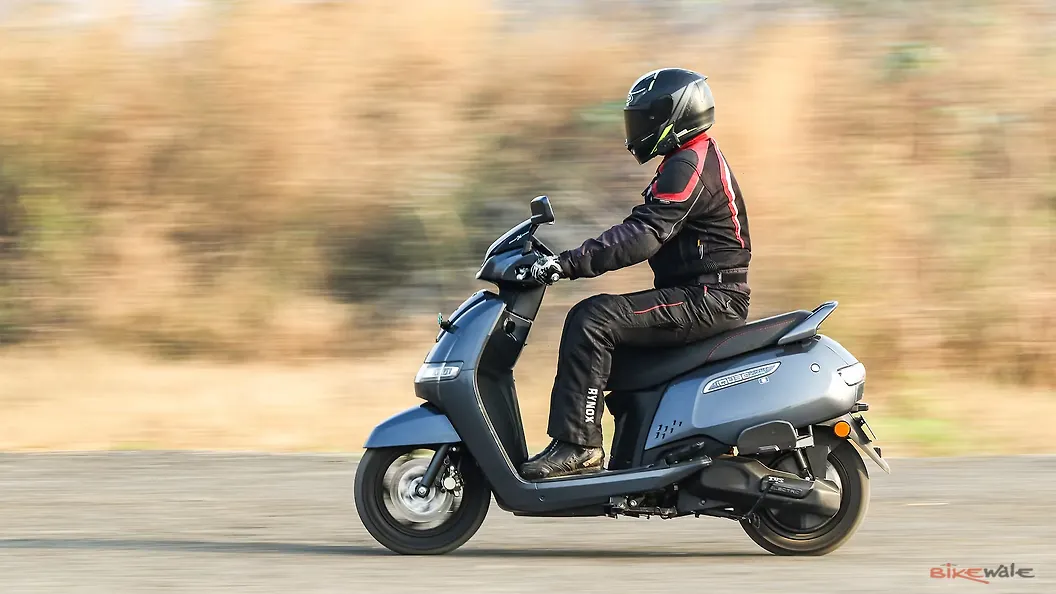 TVS iQube Left Side View Image – BikeWale