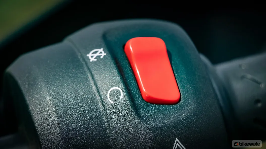Triumph Scrambler 400 X Kill Switch Image – BikeWale