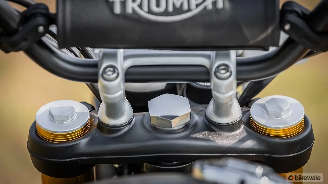 Triumph Scrambler 400 X Handlebar Image – BikeWale