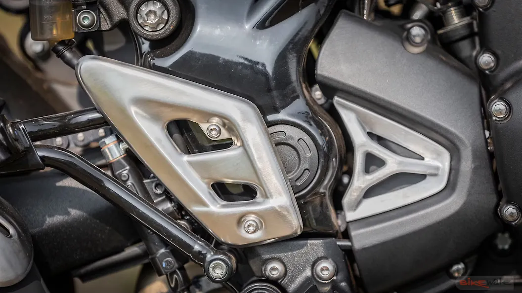 Triumph Scrambler 400 X Gear Lever Adjustment Image – BikeWale