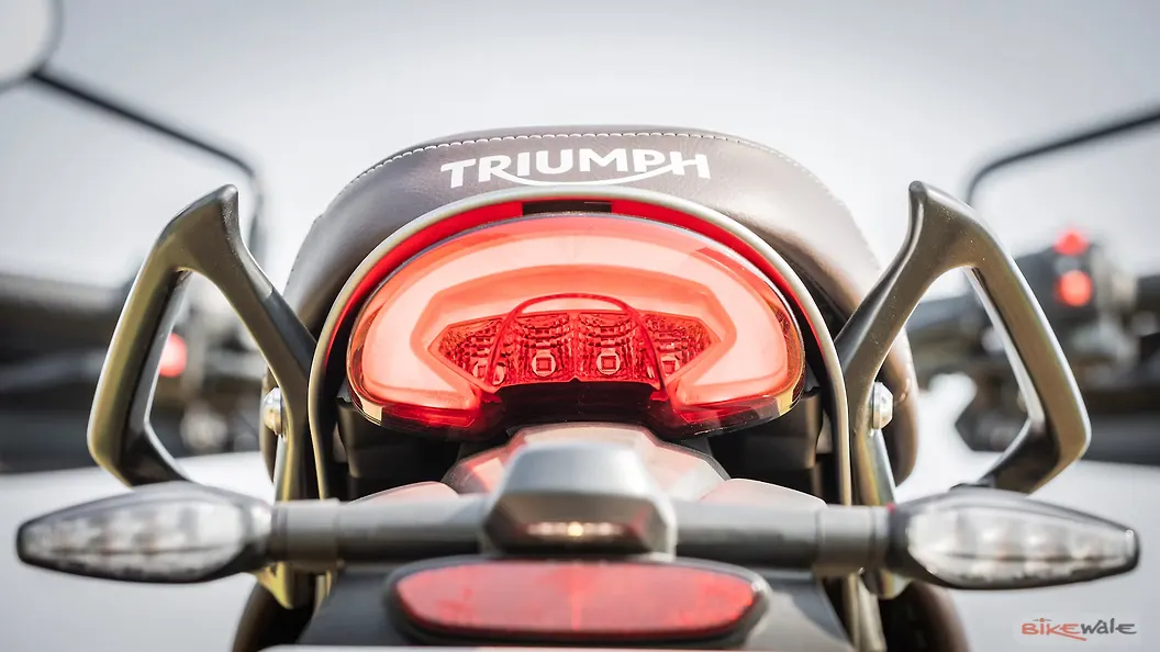Triumph Scrambler 400 X Number Plate Lamp Image – BikeWale