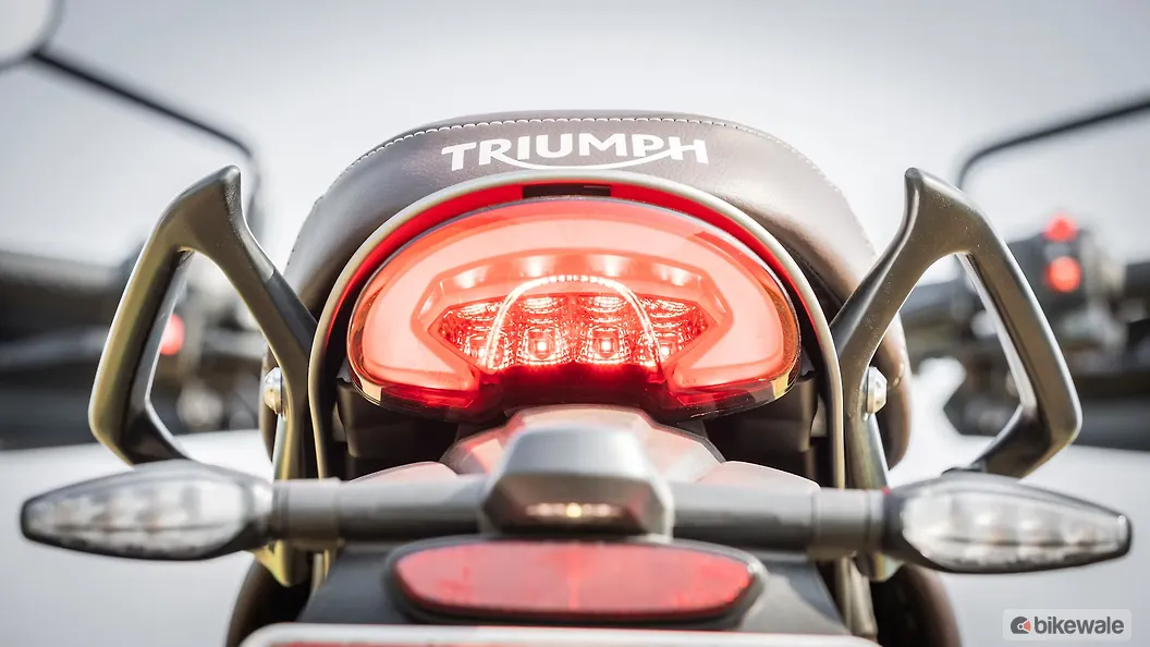 Triumph Scrambler 400 X [2025] Tail Light Image – BikeWale