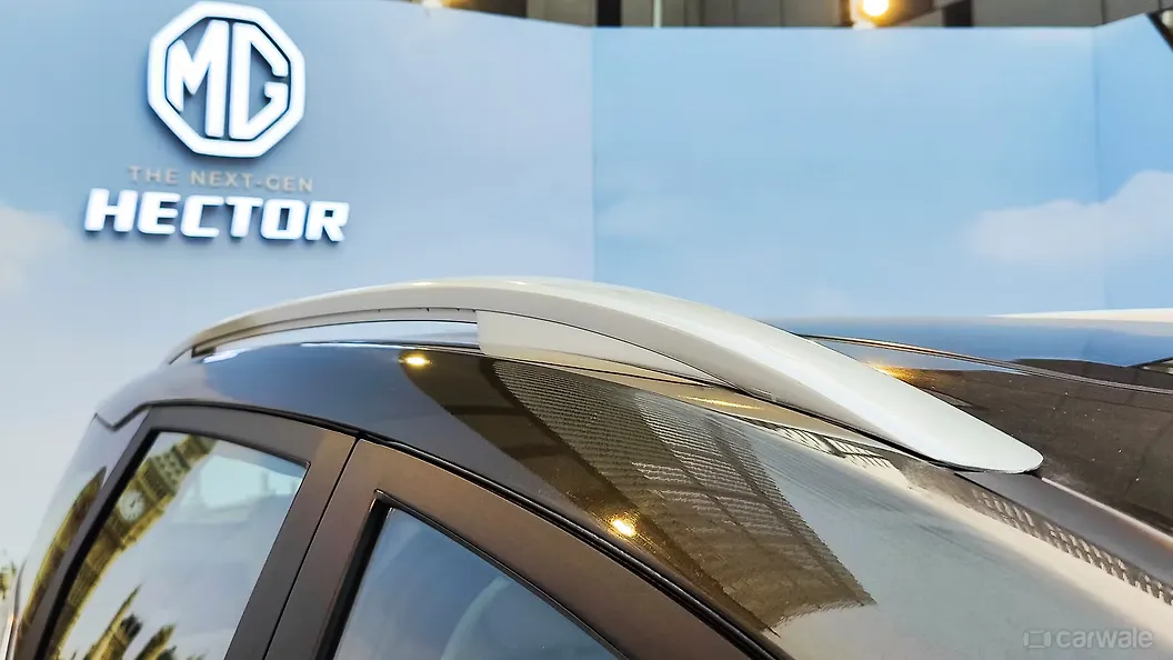 Hector Front Badge Image, Hector Photos in India - CarWale