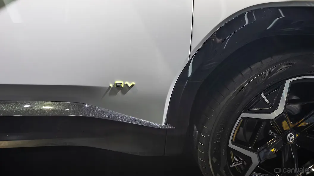 Sierra EV Side Badge Image, Sierra EV Photos in India - CarWale