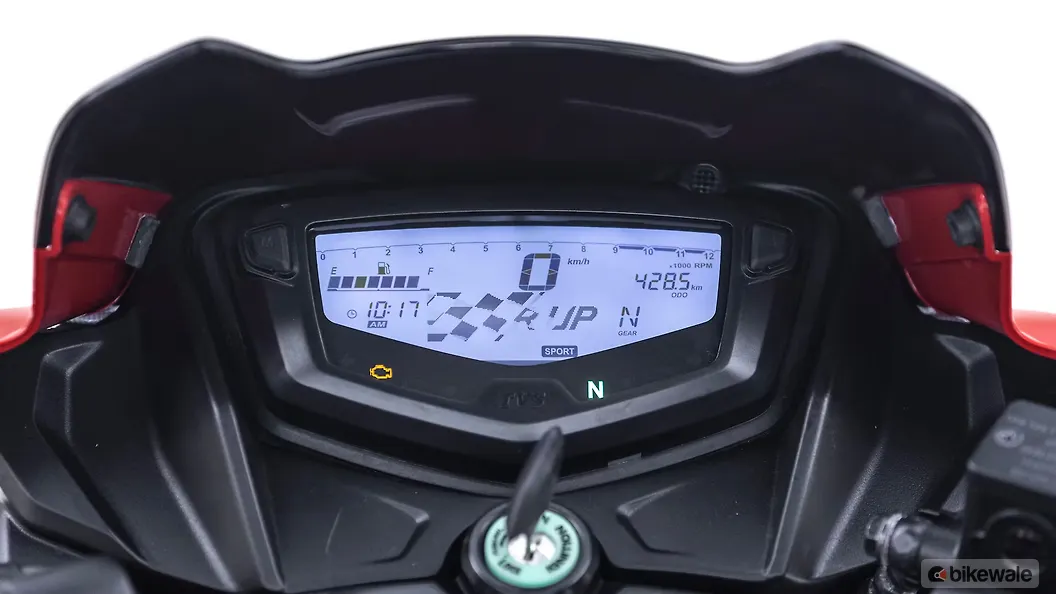 TVS Apache RTR 160 Left Front Three Quarter Image – BikeWale