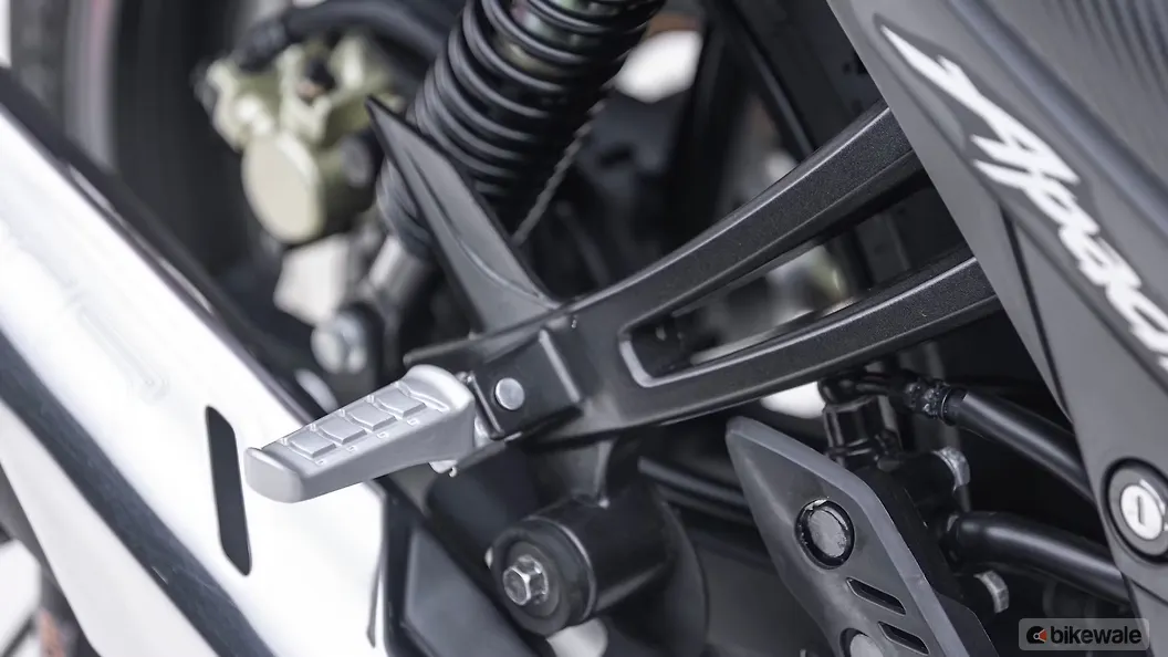 TVS Apache RTR 160 Pillion Footrest Image – BikeWale