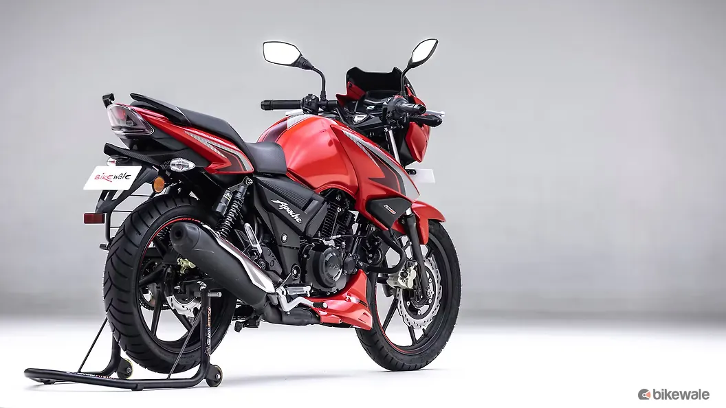 TVS Apache RTR 160 Right Rear Three Quarter Image – BikeWale