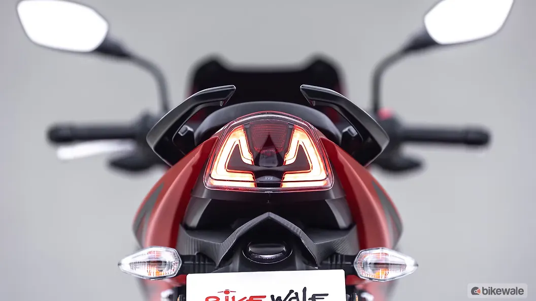 TVS Apache RTR 160 Tail Light Image BikeWale