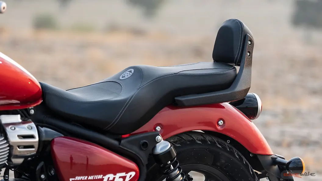 Royal Enfield Super Meteor 650 Bike Seat Image – BikeWale