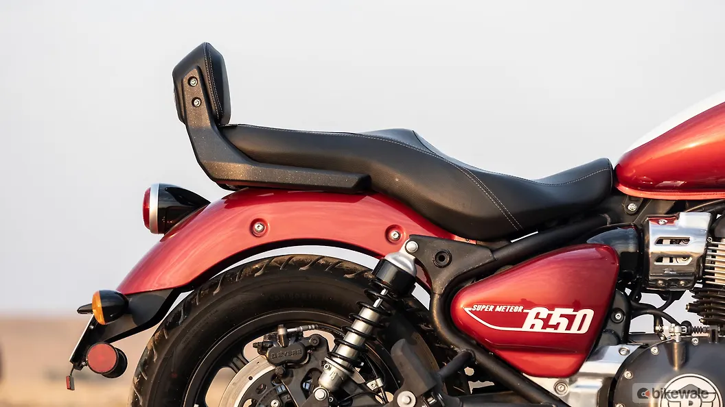 Royal Enfield Super Meteor 650 Bike Seat Image – BikeWale