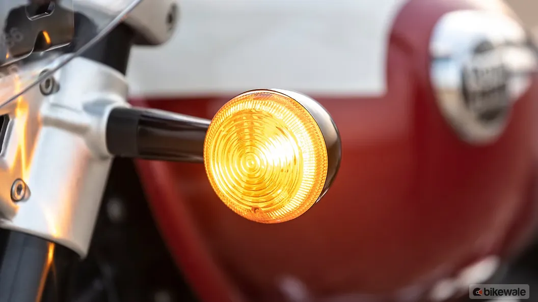 Royal Enfield Super Meteor 650 windscreen Image – BikeWale