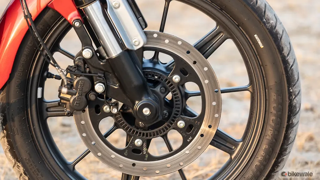 Royal Enfield Super Meteor 650 Front Wheel Image – BikeWale