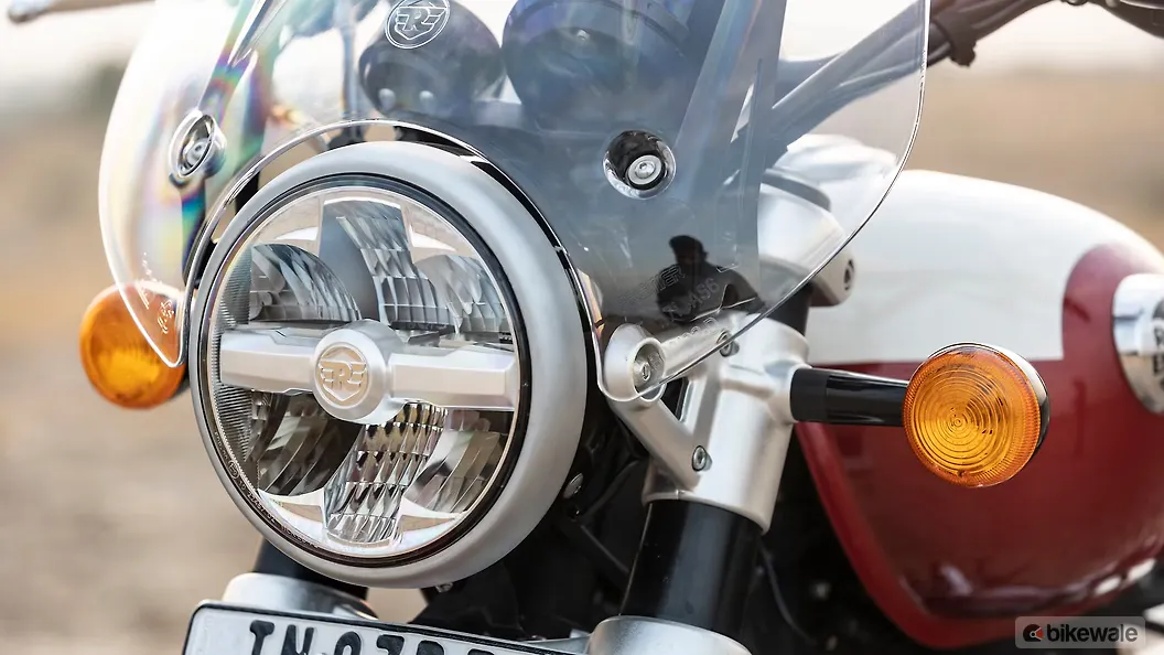 रॉयल एनफ़ील्ड सुपर मीटियोर 650 Head Light तस्वीरें - बाइकवाले