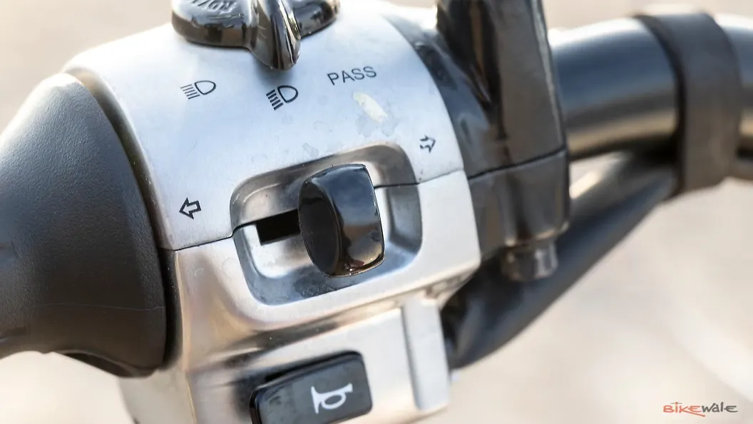 Royal Enfield Super Meteor 650 Handle Bar Image – BikeWale