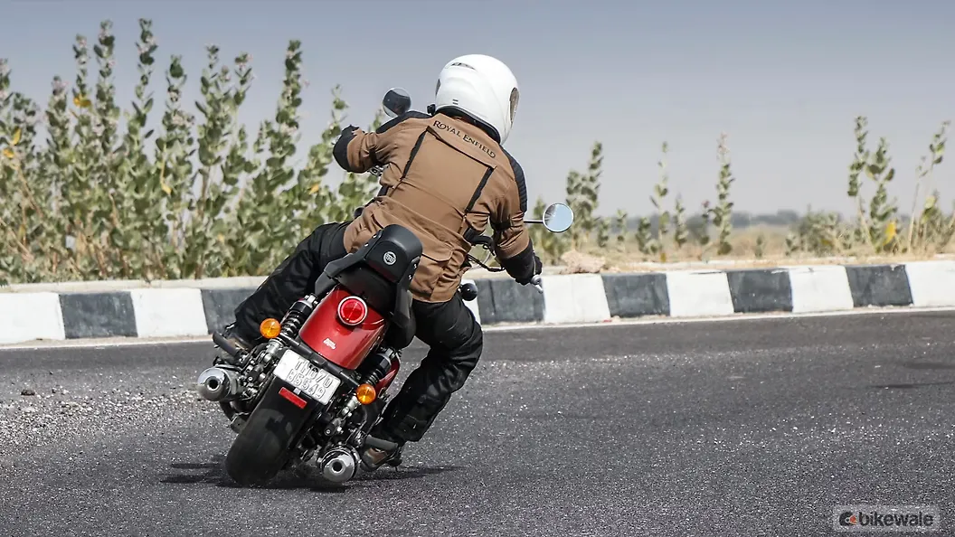 Royal Enfield Super Meteor 650 Right Side View Image – BikeWale