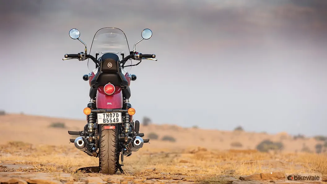 Royal Enfield Super Meteor 650 Rear View Image – BikeWale