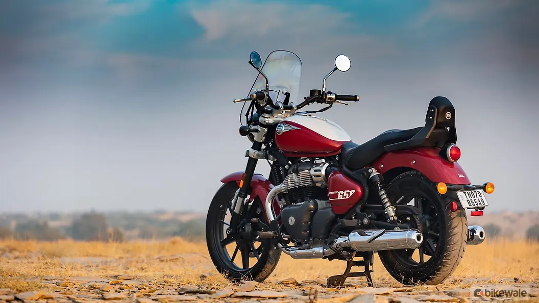 Royal Enfield Super Meteor 650 Right Side View Image – BikeWale