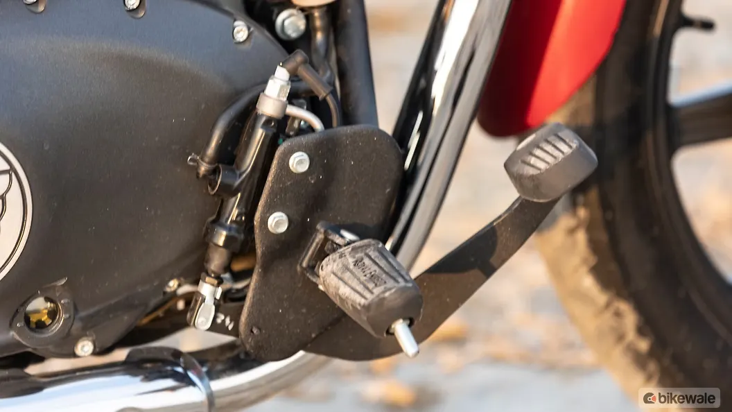 Royal Enfield Super Meteor 650 Main Stand Image – BikeWale