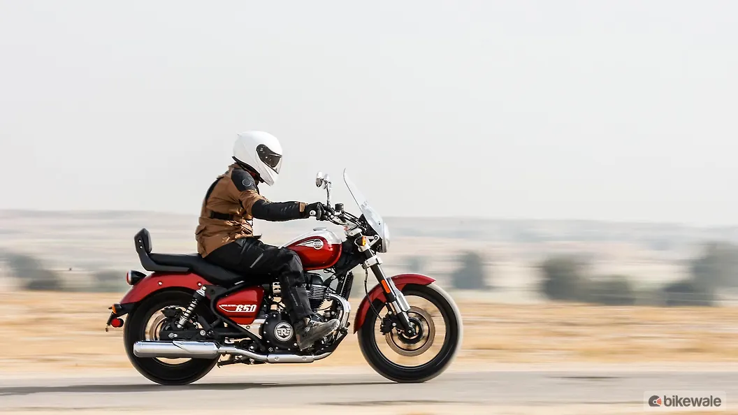 Images of Royal Enfield Super Meteor 650 | Photos of Super Meteor 650 ...