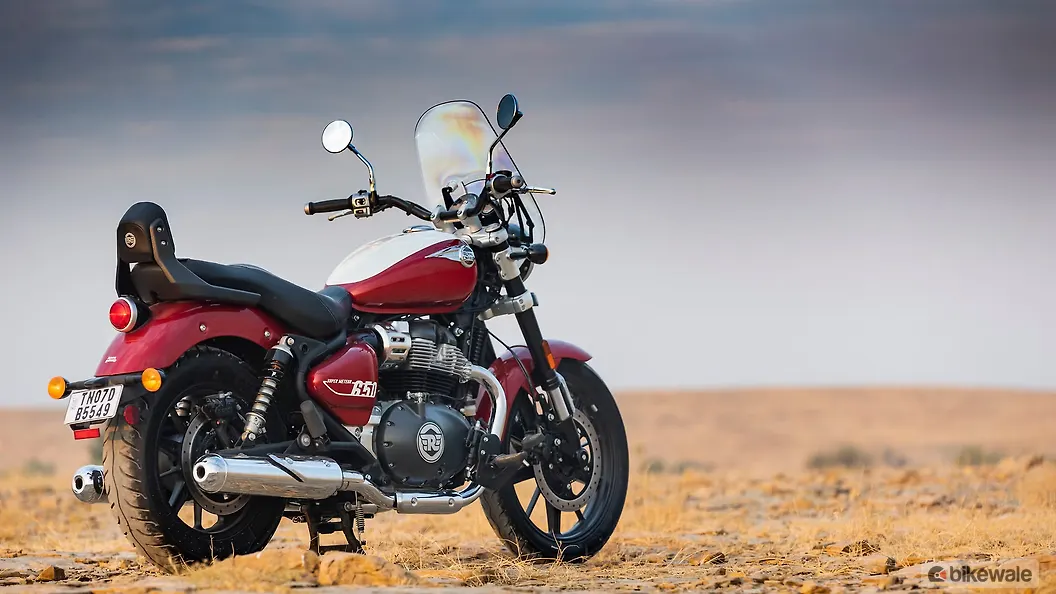Royal Enfield Super Meteor 650 Right Side View Image – BikeWale
