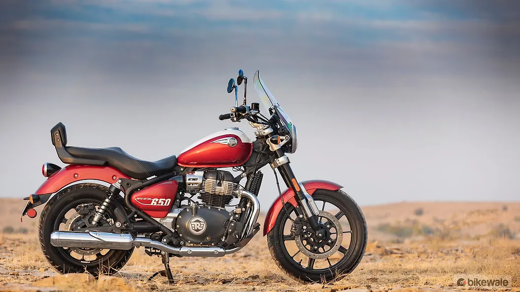 Royal Enfield Super Meteor 650 Right Side View Image – BikeWale