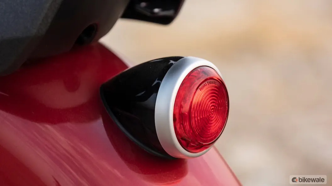Royal Enfield Super Meteor 650 Tail Light Image – BikeWale