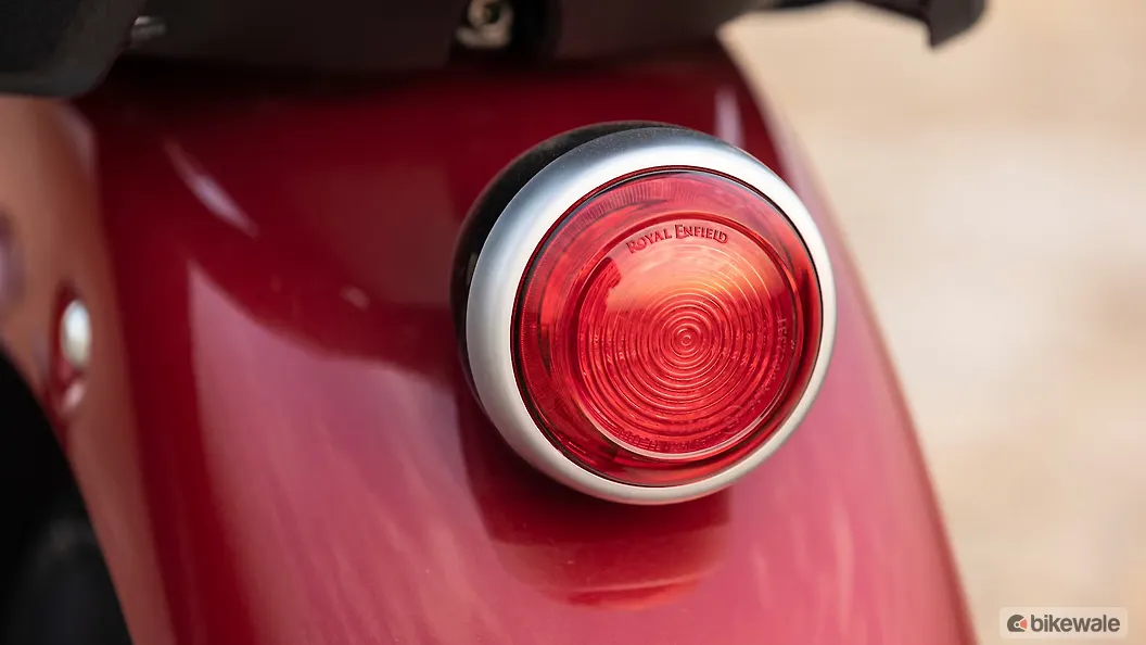 Royal Enfield Super Meteor 650 Tail Light Image – BikeWale