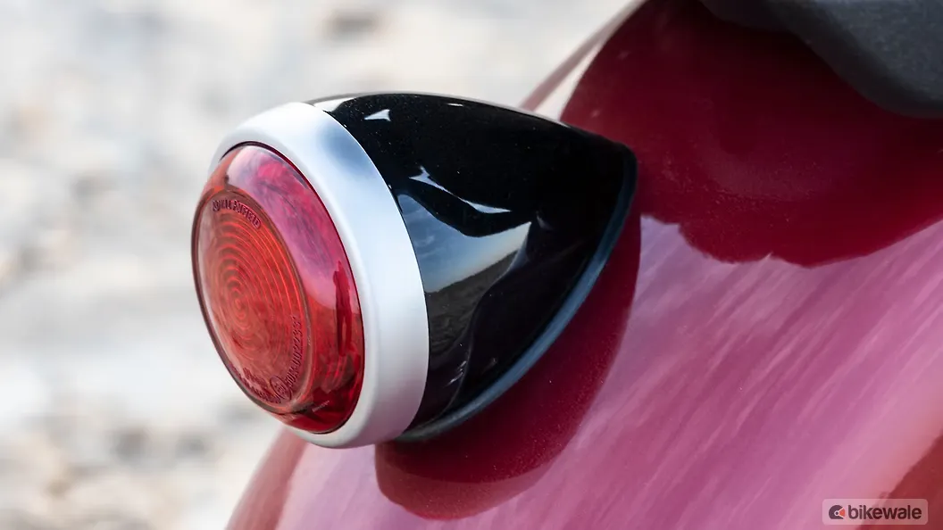 Royal Enfield Super Meteor 650 Tail Light Image – BikeWale