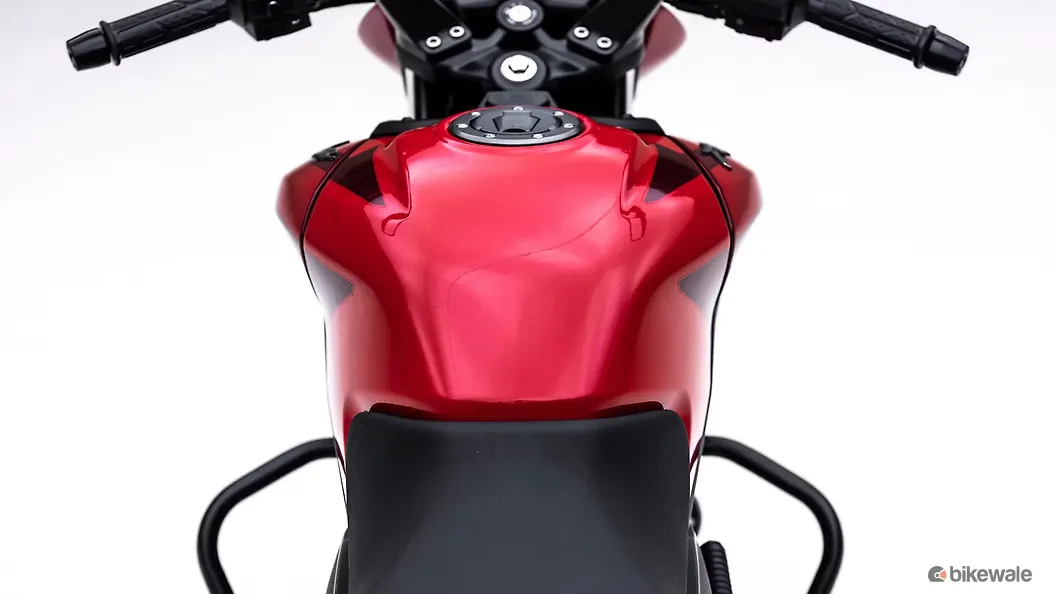 Bajaj Pulsar P150 Fuel Tank Image – BikeWale