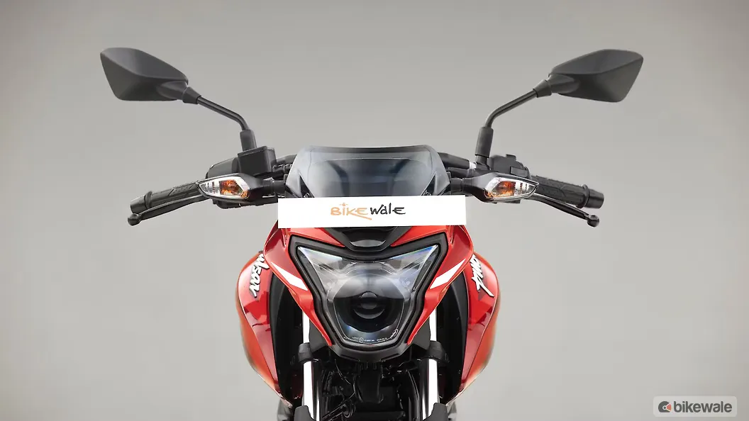 Bajaj Pulsar P150 Front Turn Indicators Image – BikeWale