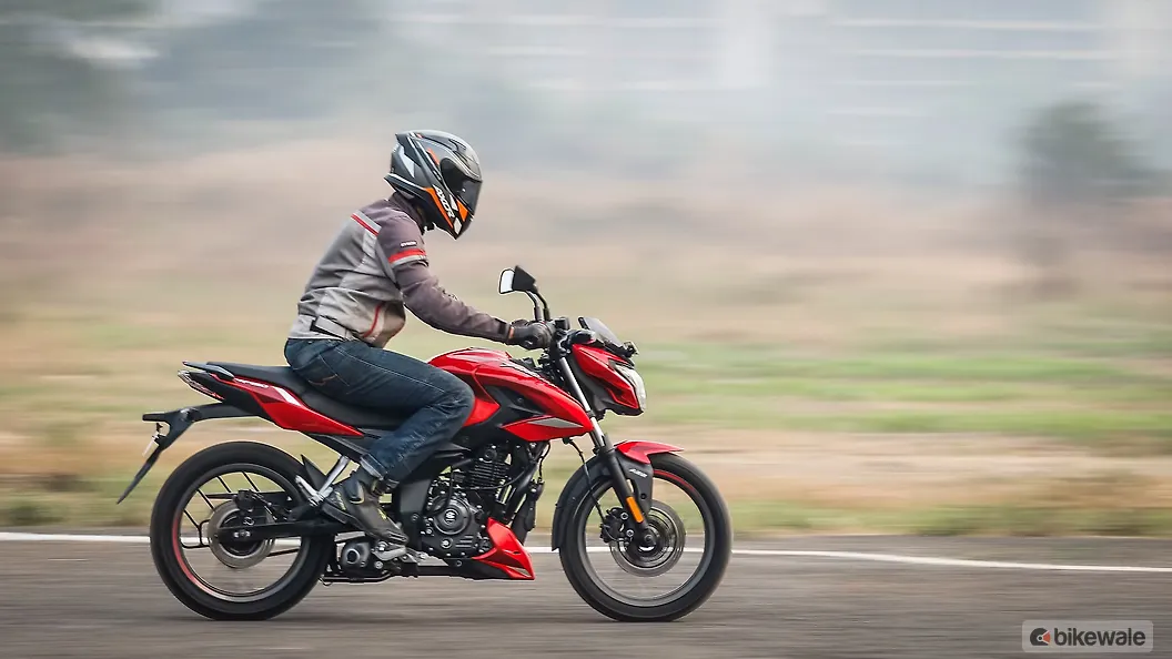 Bajaj Pulsar P150 Right Front Three Quarter Image – BikeWale