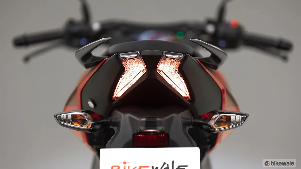Bajaj Pulsar P150 Rear Turn Indicators Image – BikeWale