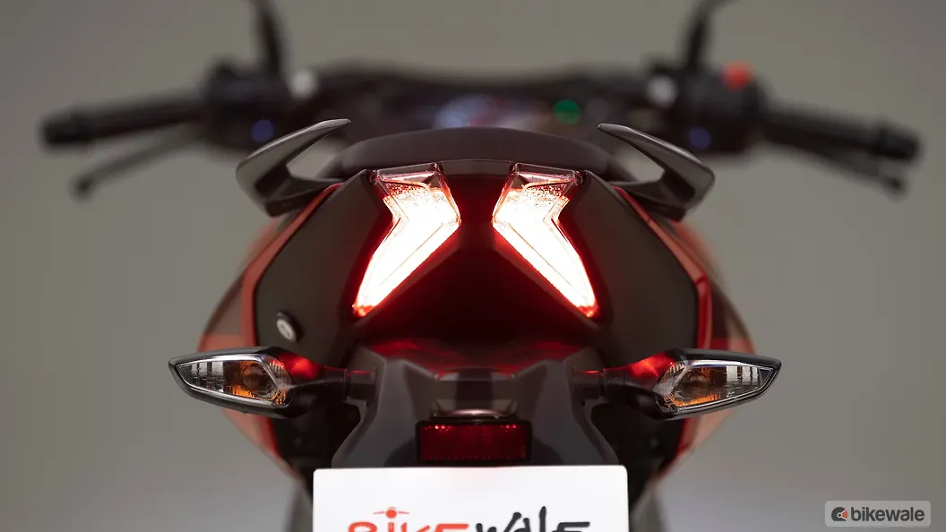 Bajaj Pulsar P150 Tail Light Image – BikeWale