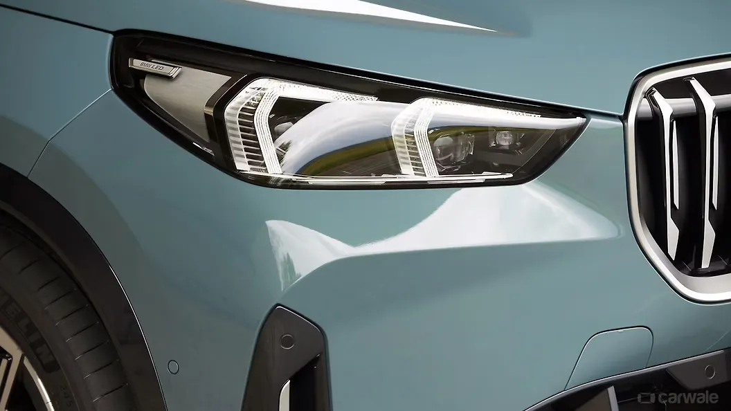 X1 Daytime Running Lamp (DRL) Image, X1 Photos in India - CarWale