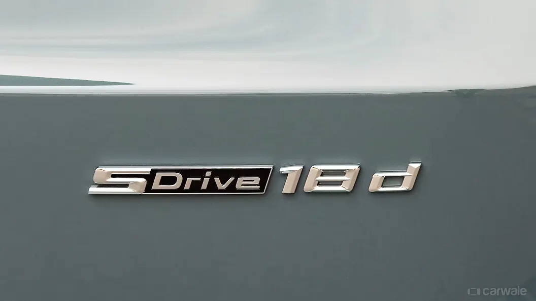 X1 Side Badge Image, X1 Photos in India - CarWale