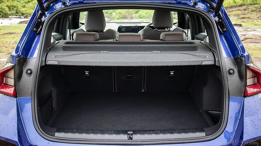X1 Rear View Image, X1 Photos in India - CarWale