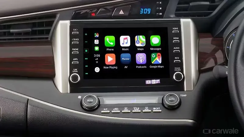 Innova Crysta Infotainment System Image, Innova Crysta Photos in India ...