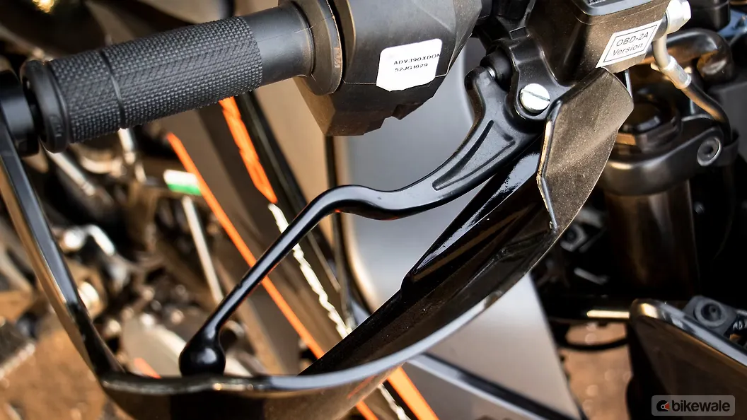 KTM 390 Adventure X [2024] Front Brake Lever Image – BikeWale
