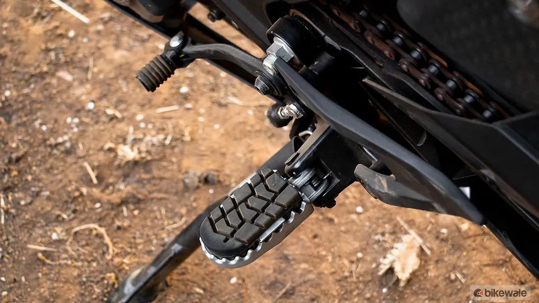 KTM 390 Adventure X [2024] Rider Footpeg Image – BikeWale