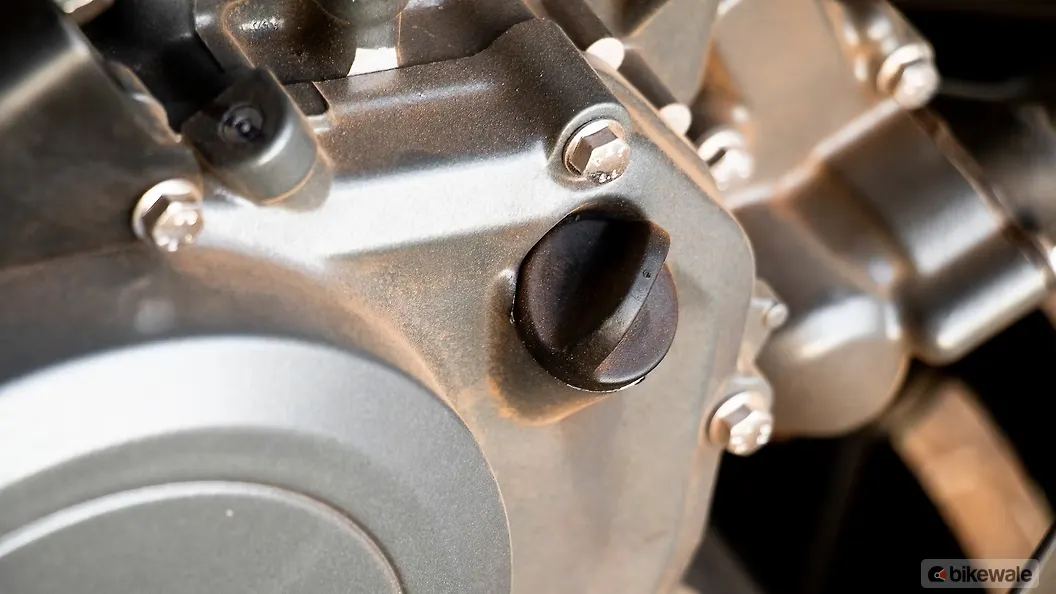 KTM 390 Adventure X [2024] Engine Oil Level Indicator Image – BikeWale