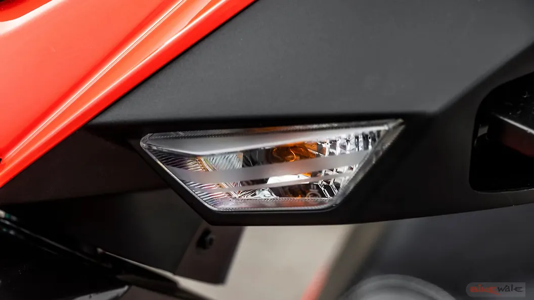 Hero Xoom Front Turn Indicators Image – BikeWale