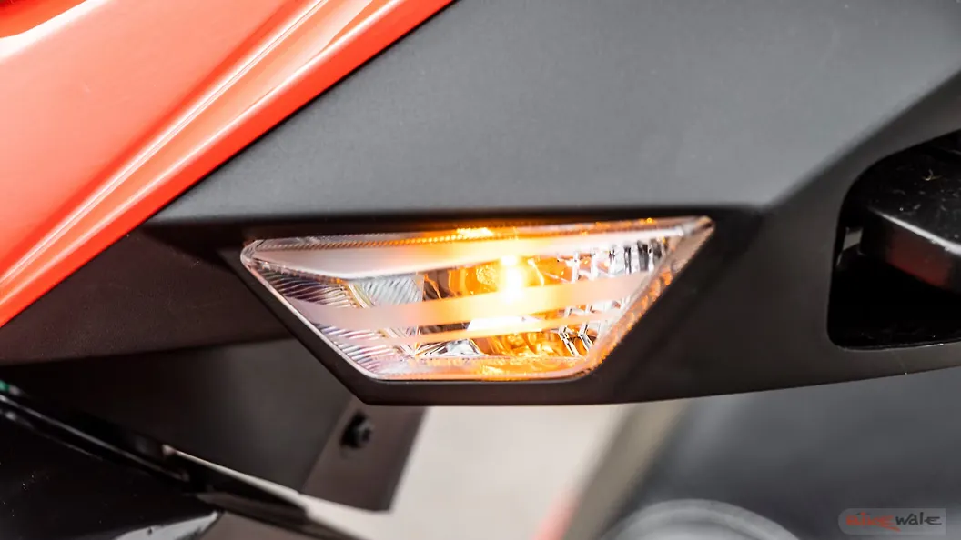 Hero Xoom Front Turn Indicators Image – BikeWale