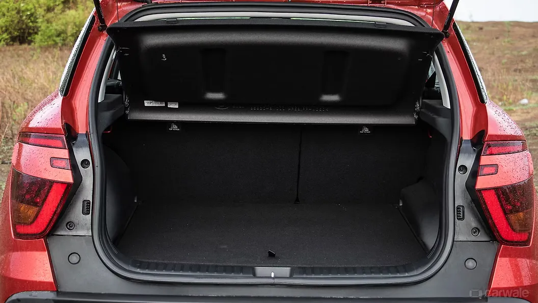 Creta Bootspace Rear Seat Folded Image, Creta Photos in India - CarWale