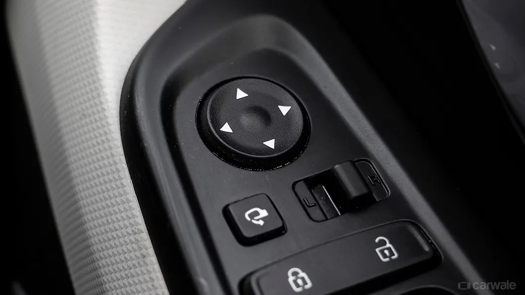 Creta Outer Rear View Mirror ORVM Controls Image, Creta Photos in India ...