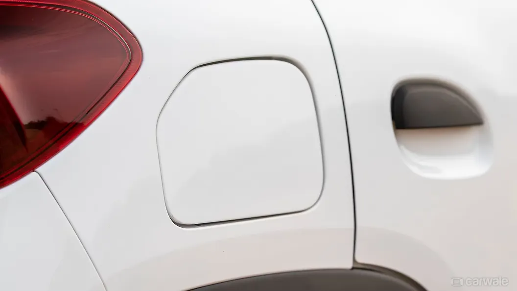 Kwid Right Side View Image, Kwid Photos in India - CarWale
