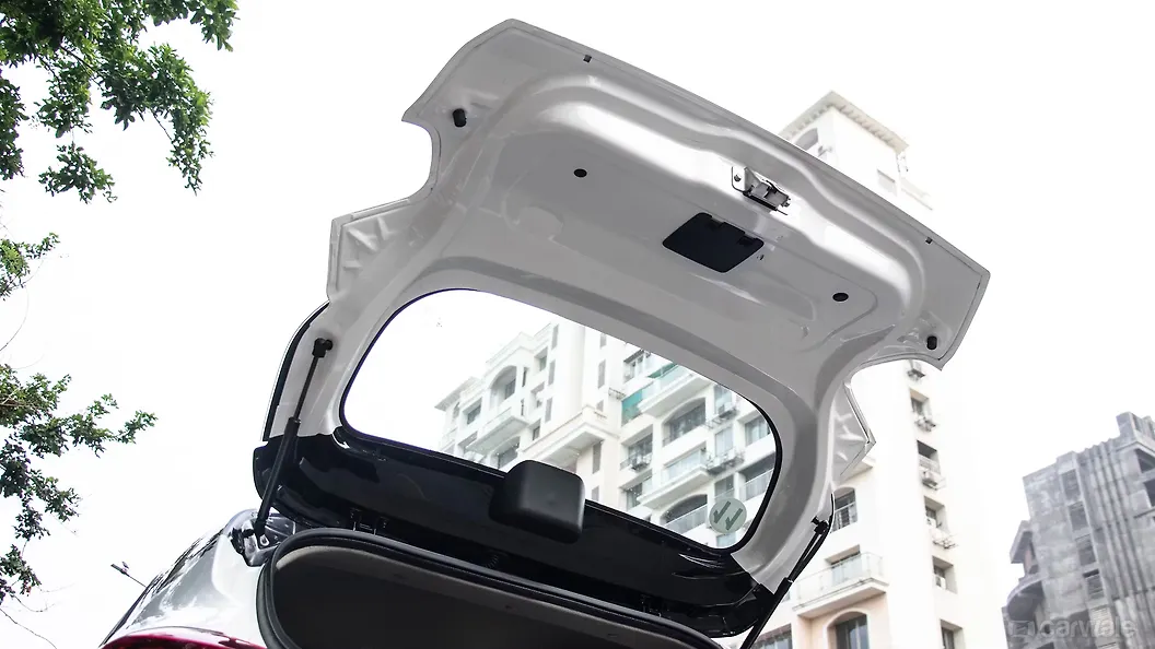 Kwid Open Boot/Trunk Image, Kwid Photos in India - CarWale