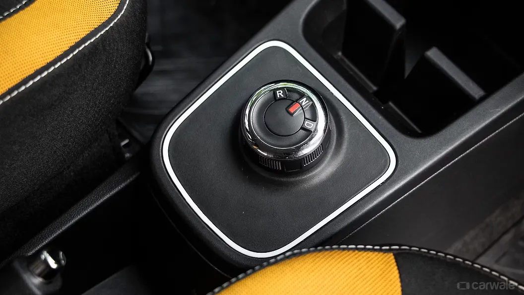 Kwid Gear Selector Dial Image, Kwid Photos in India - CarWale