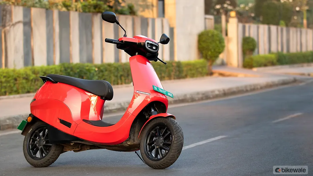 OLA S1 Pro [2021-2023] Right Side View Image – BikeWale