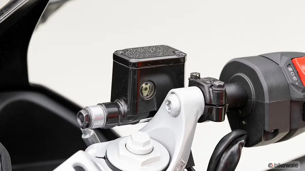 Aprilia RS 457 Front Brake Fluid Reservoir Image – BikeWale
